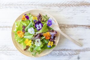 Ultimate Edible Flowers Guide: 25+ Varieties to Grow & Cook